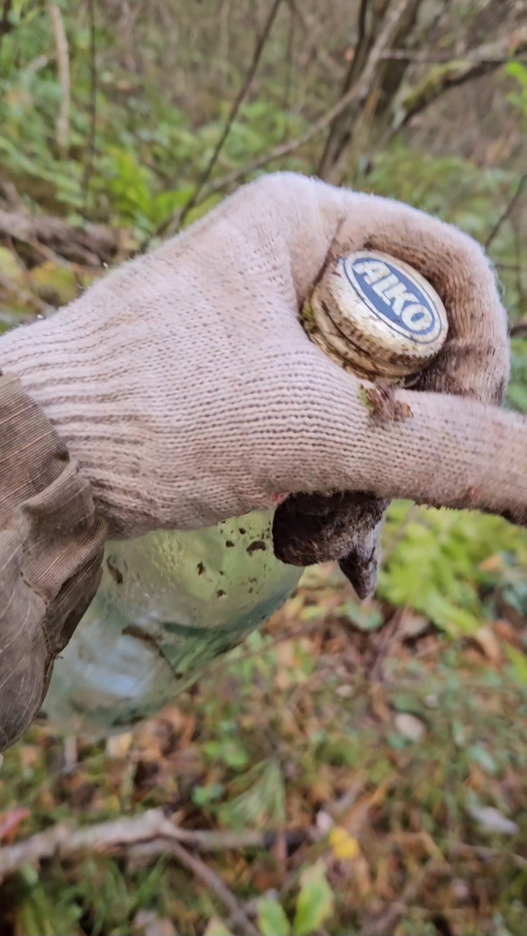 Я НАШЕЛ ТО, ЧТО ФИННЫ ПИЛИ В ОКОПАХ! 80 лет никто не трогал #Shorts