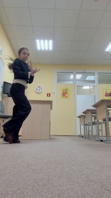 Танцую в школе