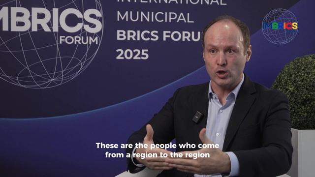 Jakob Pinneker’s story is a bold example of making a brave decision!