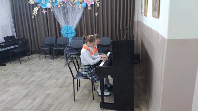 660. Дуэт. Ольховая Александра, Исаева Мирослава г.Бийск Алтайский край Детство (Ю.Чичков)