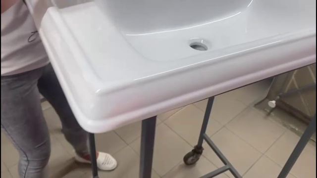 Сборка и установка бутылочного сифона для раковины АМ-32020-L.