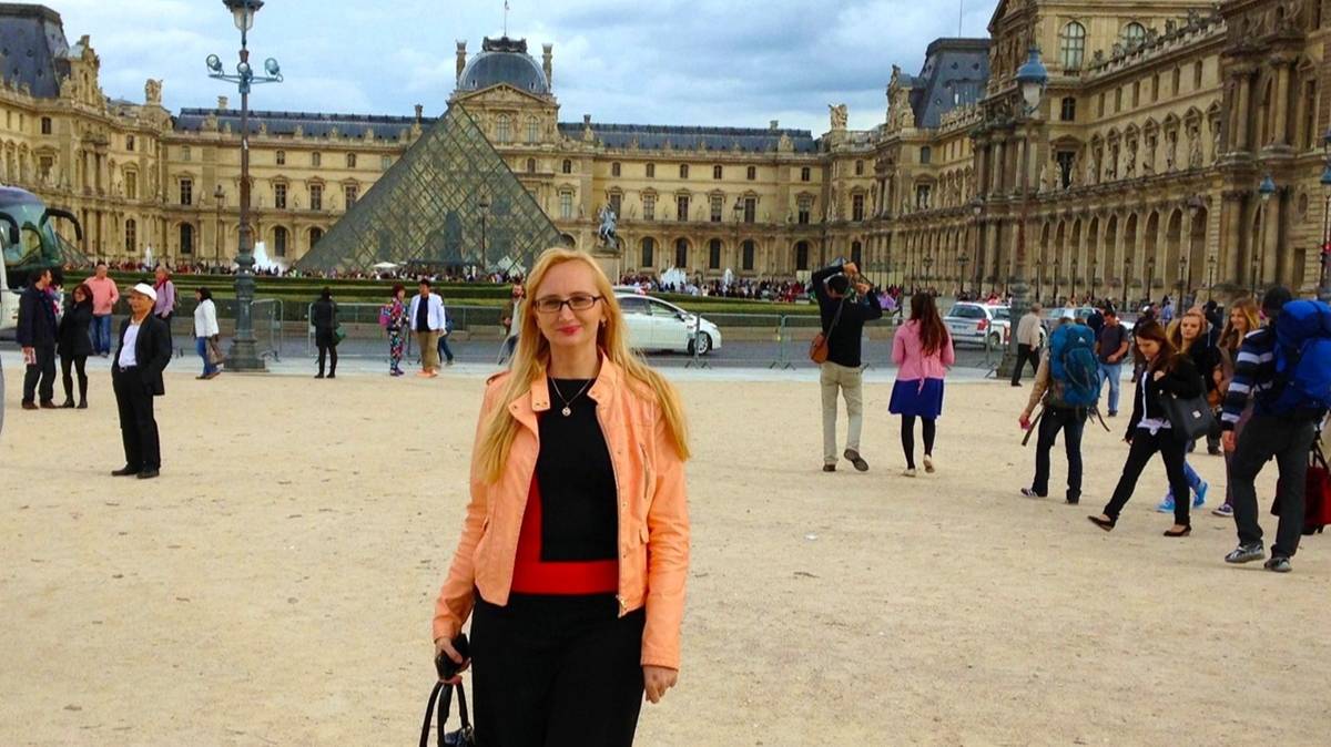 Париж Лувр,  прогулка в саду Тюильри