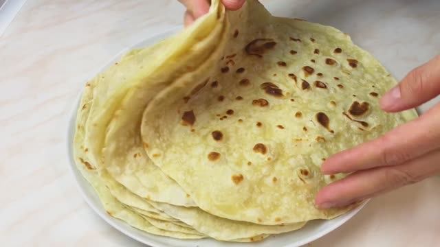 Вкусный домашний лаваш на сковороде.