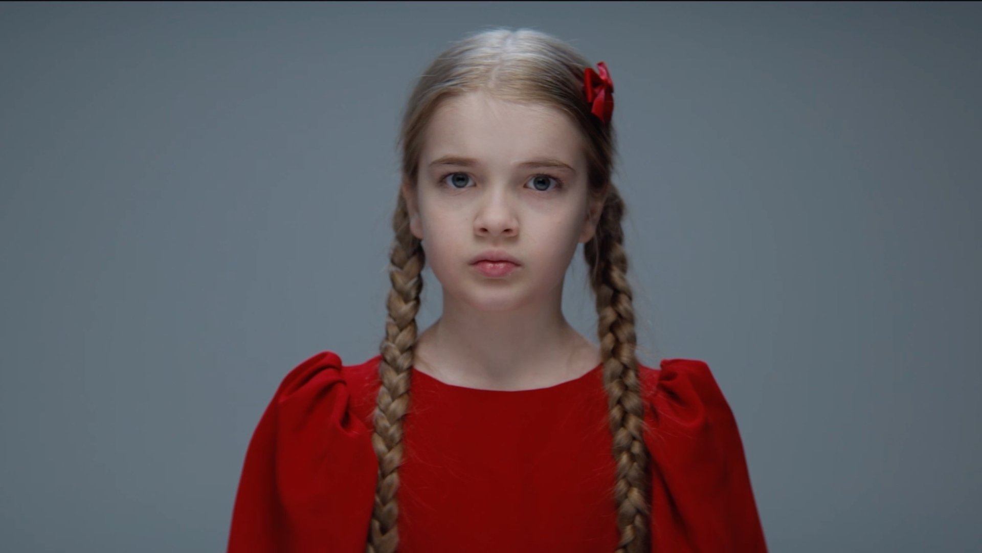 Девочка в красном | Трейлер
