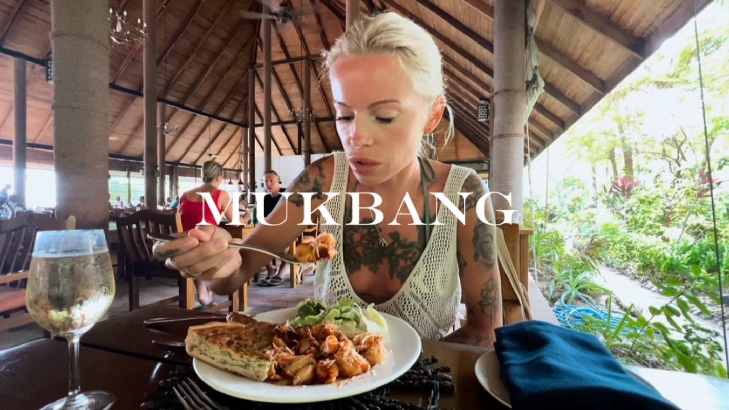 Сытный обед в Medhuhufushi Island Resort 🍜 Обжираемся в дождливый день 🐽