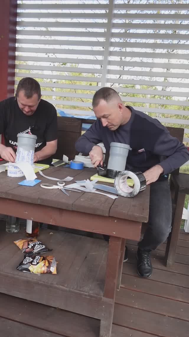 Офисный сотрудник vs профессиональный строитель)