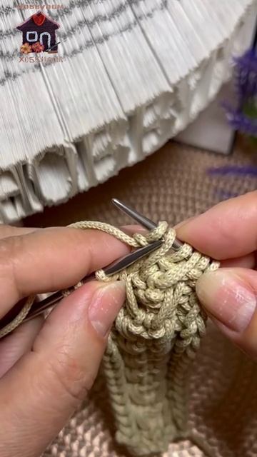 Вот сижу и ремешок вяжу