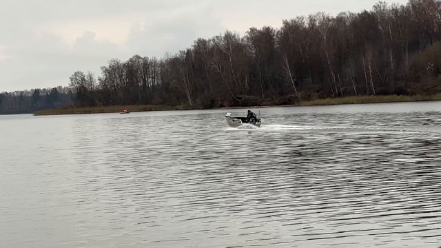 Истринское водохранилище лодка Тактика 390Р