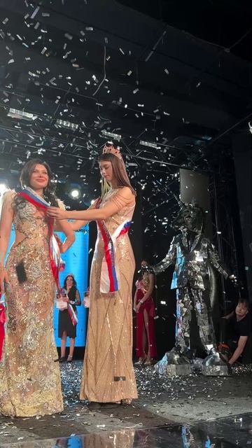 Зеркальный Единорог / Зеркальный Конь, стреляющий конфетти — эффектное шоу Москва 2026!