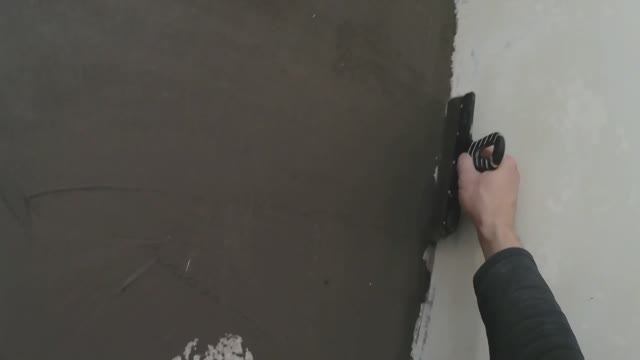 Финишное выравнивание стяжки пола. /Кухня. Ремонт хрущёвки.