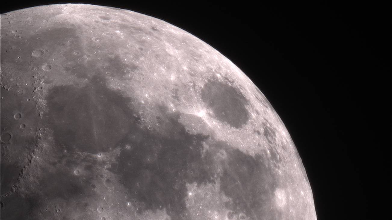 Луна в астрокамеру