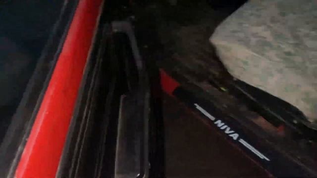 Открывается дверь после закрытия замка на ключ ВАЗ 2121 НИВА