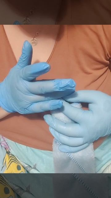 Кормление стрижа выжимками