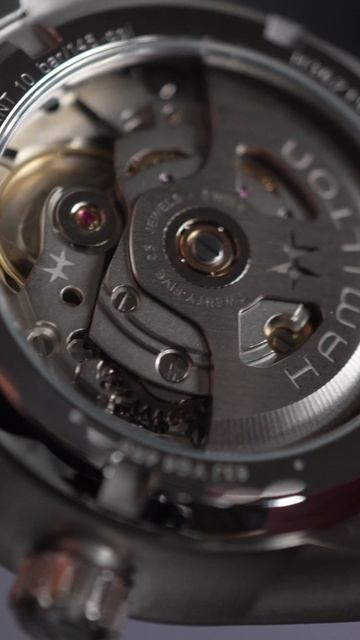 Hamilton Jazzmaster Performer — часы, которые меняют игру