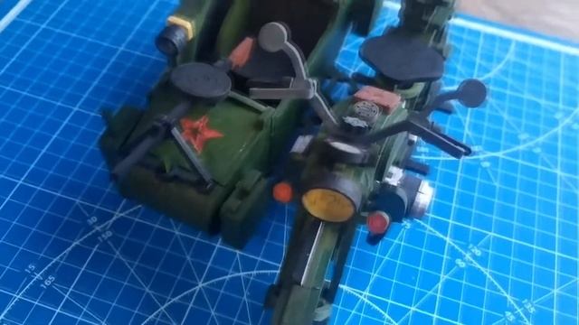 Армейский мотоцикл из дерева.