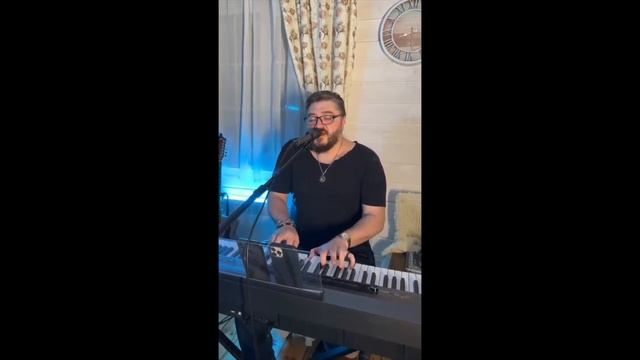 Песня посвященная Суворовой Наталье. Исполняет Ренат Кармаков. Лидер группы "Море Монро". Стихи мои.