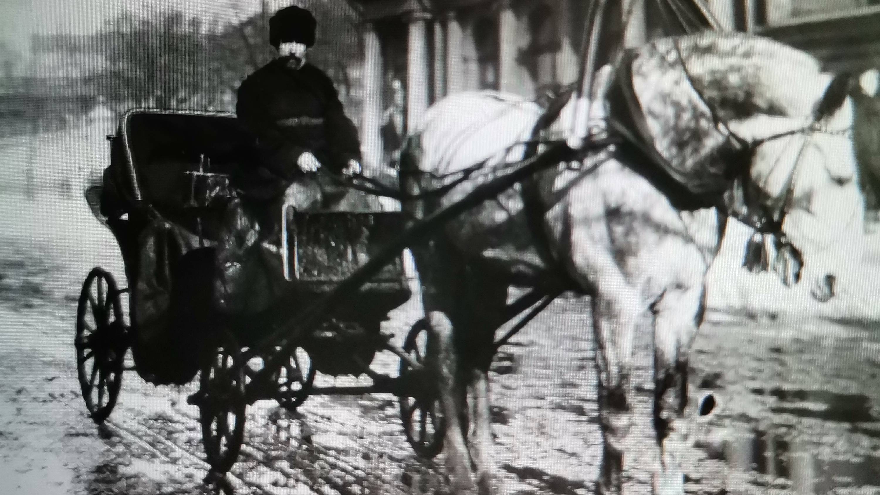 Всех он седоков околдовал  (Песенка старого извозчика)