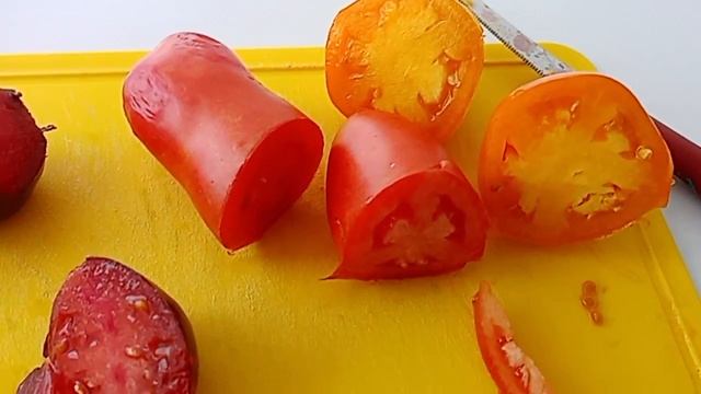 Томаты Сержант Пеппер, Корнабель, Южный загар.