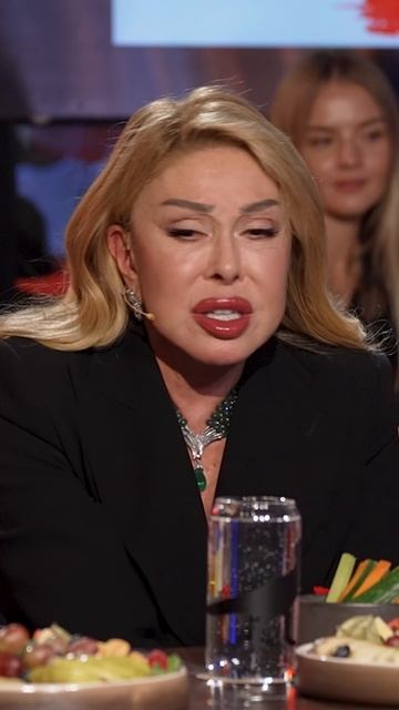 Любовь Успенская рассказала о трезвом образе жизни в гостях у Басты в "Вопрос ребром" #shorts