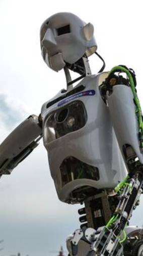 🔴Робот шатается по Москве, разговаривает😀🔴