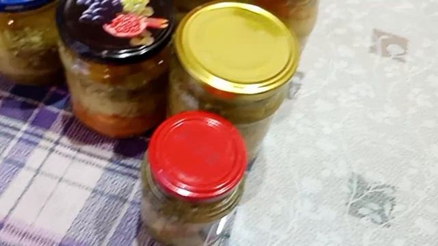 Заготовки. Перец в сладком маринаде  и перец в чесночном маринаде.