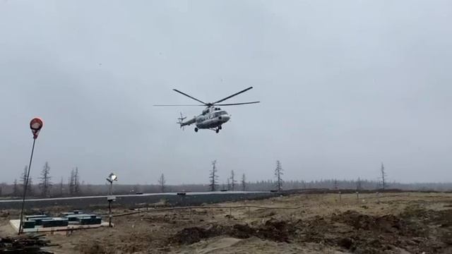 Вертолёт 🚁 взлетает. Север
