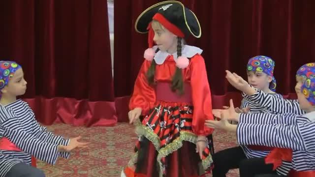 Танец разбойников в детском саду на новый год в сказке Снежная королева. Рок-н-рол.