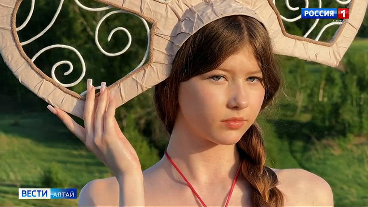 У алтайских красавиц теперь в моде кокошники