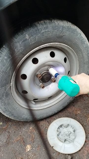 Решил вопрос с недостатком аккумуляторного гайковерта при установке зимних колёс  #automobile