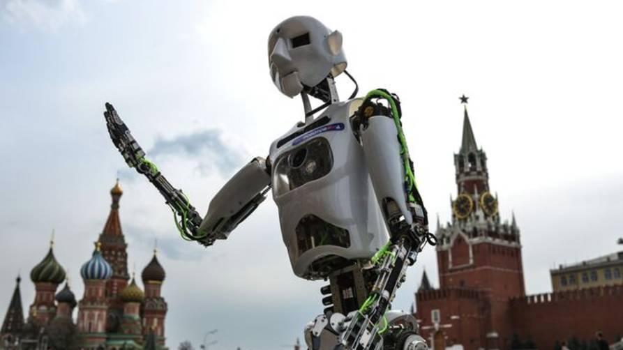 Роботы на улицах Мocквы