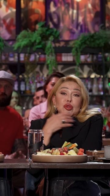 Любовь Успенская и Василий Баста обсудили мужскую щедрость.  #shorts #любовьуспенская #rec #fyp