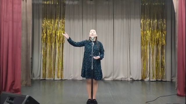 Тулецова Анеля "Низкий дом с голубыми ставнями"