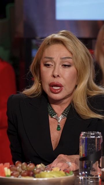 В гостях у Басты в программе "Вопрос ребром" артистка рассказала про вора в законе Колю Баранова.