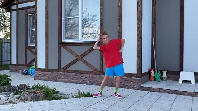 12. Зарядка на английском Танцуем