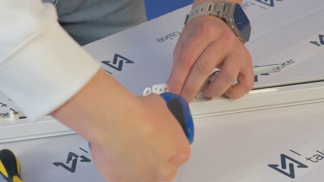 Для длинных карнизов из  ДВУХ или более частей