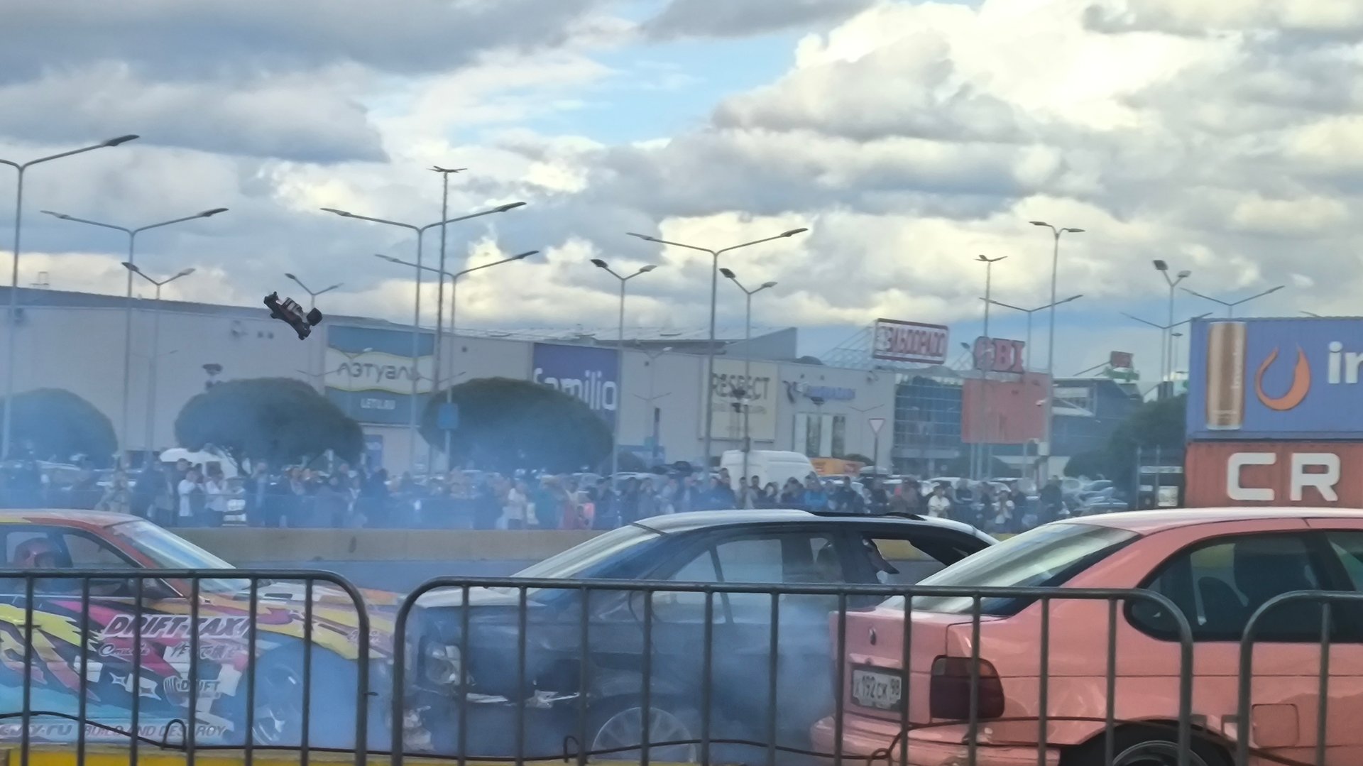 Полетушки за машинами на fpv дроне в симуляторе под музыку (синематик пробую )