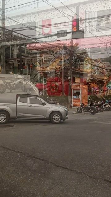 Пхукет из окна автобуса днем