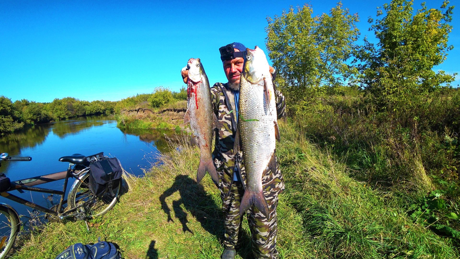 ВОТ ЭТО РЫБАЛКА. ПОПАЛ НА КОТЕЛ ЖЕРЕХА. КЛЮЮТ ИСКЛЮЧИТЕЛЬНО ПО ДВА. ОСЕННИЙ ВЫХОД ЖЕРЕХА. ЖОР ЖЕРЕХА