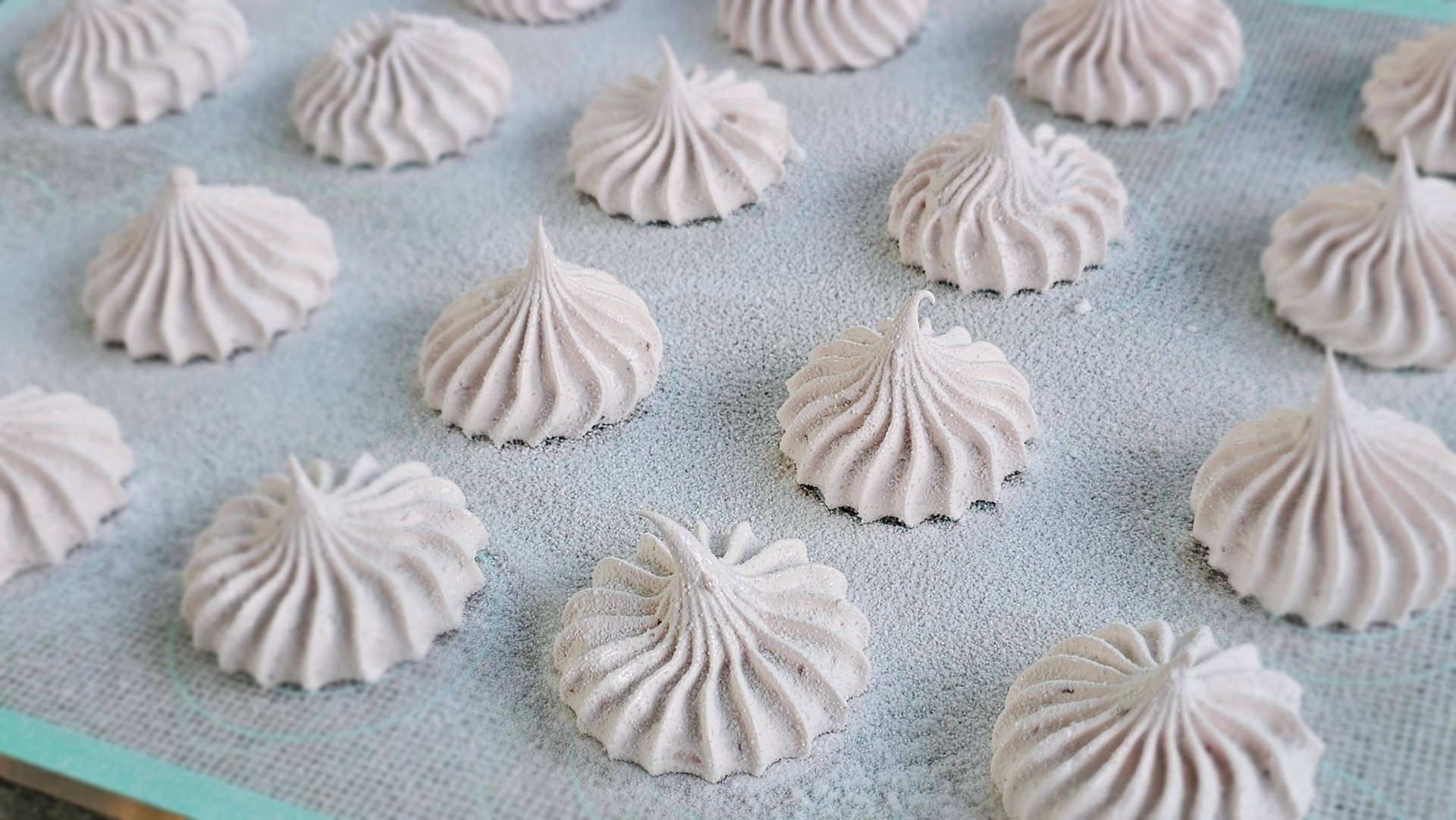 19-23 октября 2025. Дождь и Павлова Торт и мой первый Зефир. Массаж лица ледяными ложками.