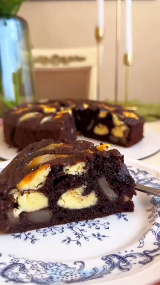 Грушевый пирог с чизкейком