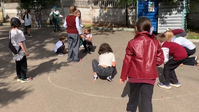 Выходи играть во двор