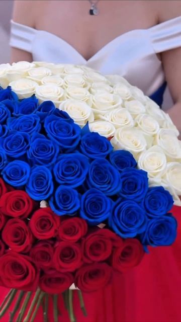 Ах, люблю тебя, Россия моя! 🇷🇺
#нейрокреатив #россия #нейросеть #видеоконтент #anidor_ai #москва #ис