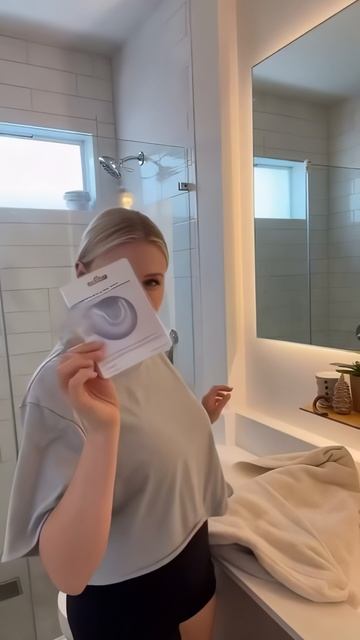 Brilliant Bathroom Hack! 🌈 A colorful hook sparkles on its own—and your towel is in place!