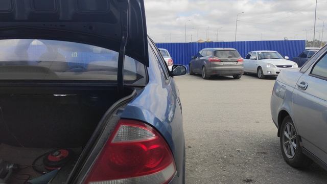 Аварийка медленно мигала, а поворотник быстро