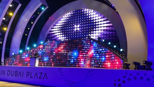 Вечерняя дискотека на острове Blue Waters в Дубае.