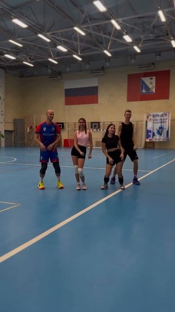 Принял участие в танцевальном тренде