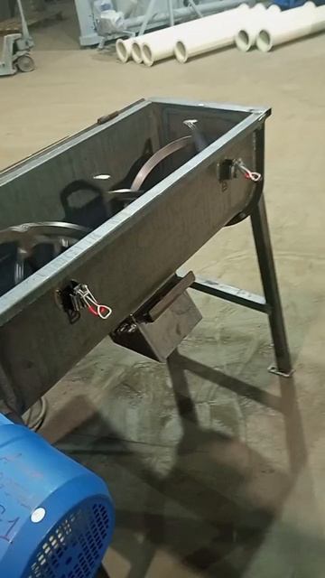 Обкатка горизонтального смесителя, видео с завода. Промышленный миксер.