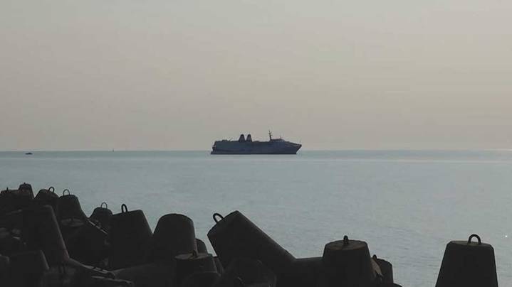 Пассажиры парома Sea Bridge вышли в турецкий Трабзон спустя пять суток