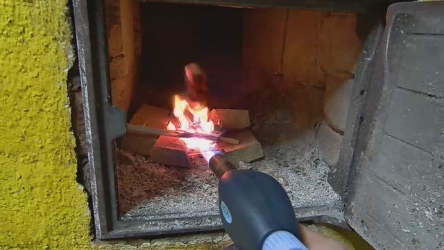 Как растопить печь без классической растопки. Быстрый розжиг.