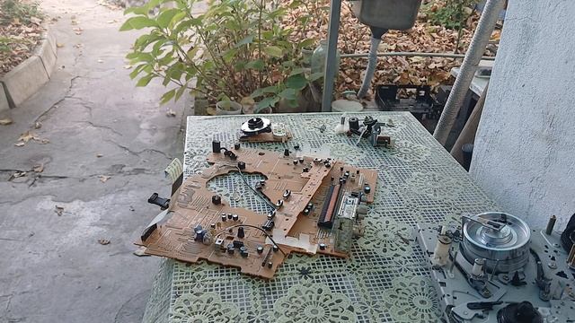 Видеомагнитофон SONY SLV-P53EE с мусорки.